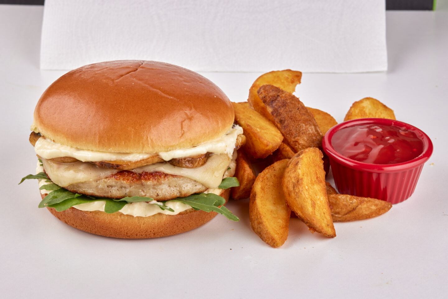 Chicken Burger SUPREME – Sach Pizza Prishtine